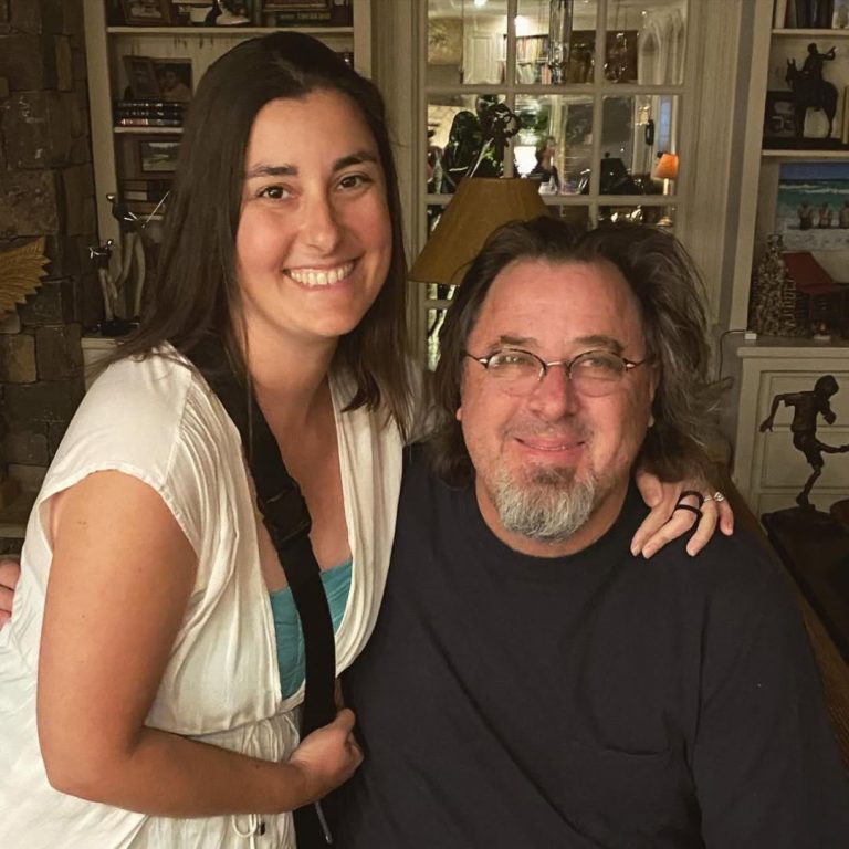 “WHEN A FATHER’S VOICE MEETS HIS DAUGHTER’S… SOMETHING ELSE HAPPENS.” Last night, Vince Gill and ...